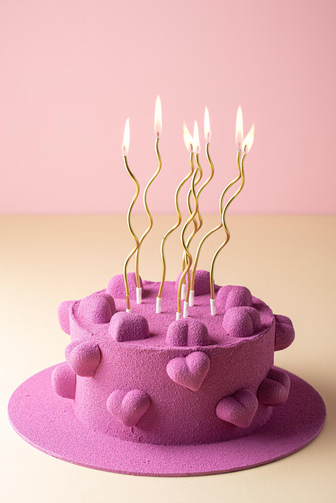 Tort pentru zi de naștere cu inimi și acoperire din velur | Dulcinella ...